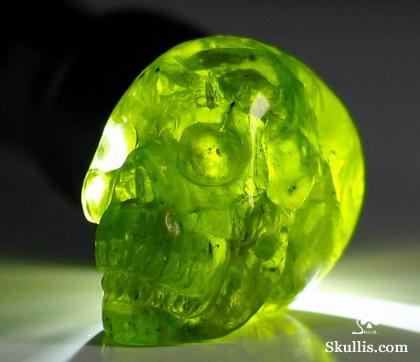 1.1" Green Garnet Carved Crystal Skull, Gemstone - Skullis Gemstone ...