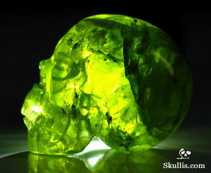 1.1" Green Garnet Carved Crystal Skull, Gemstone - Skullis Gemstone ...